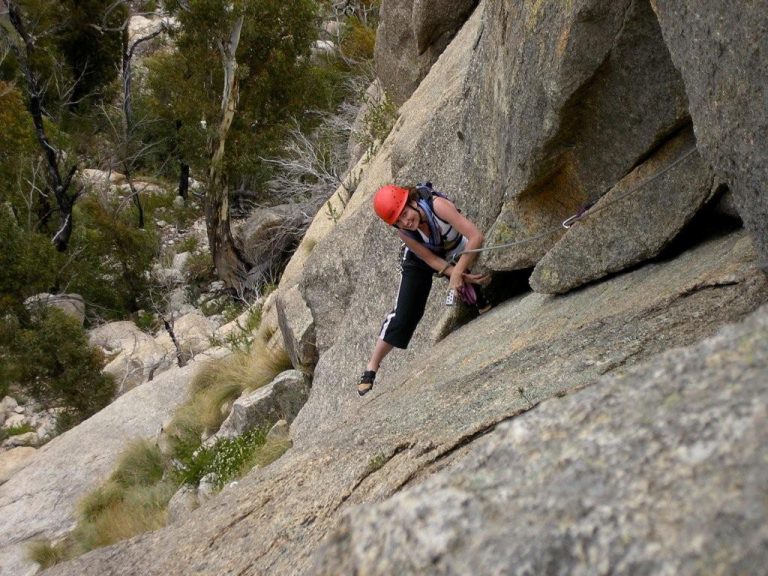 Introductory Climbing Day – Booroomba Rocks - Canberra Climbers ...